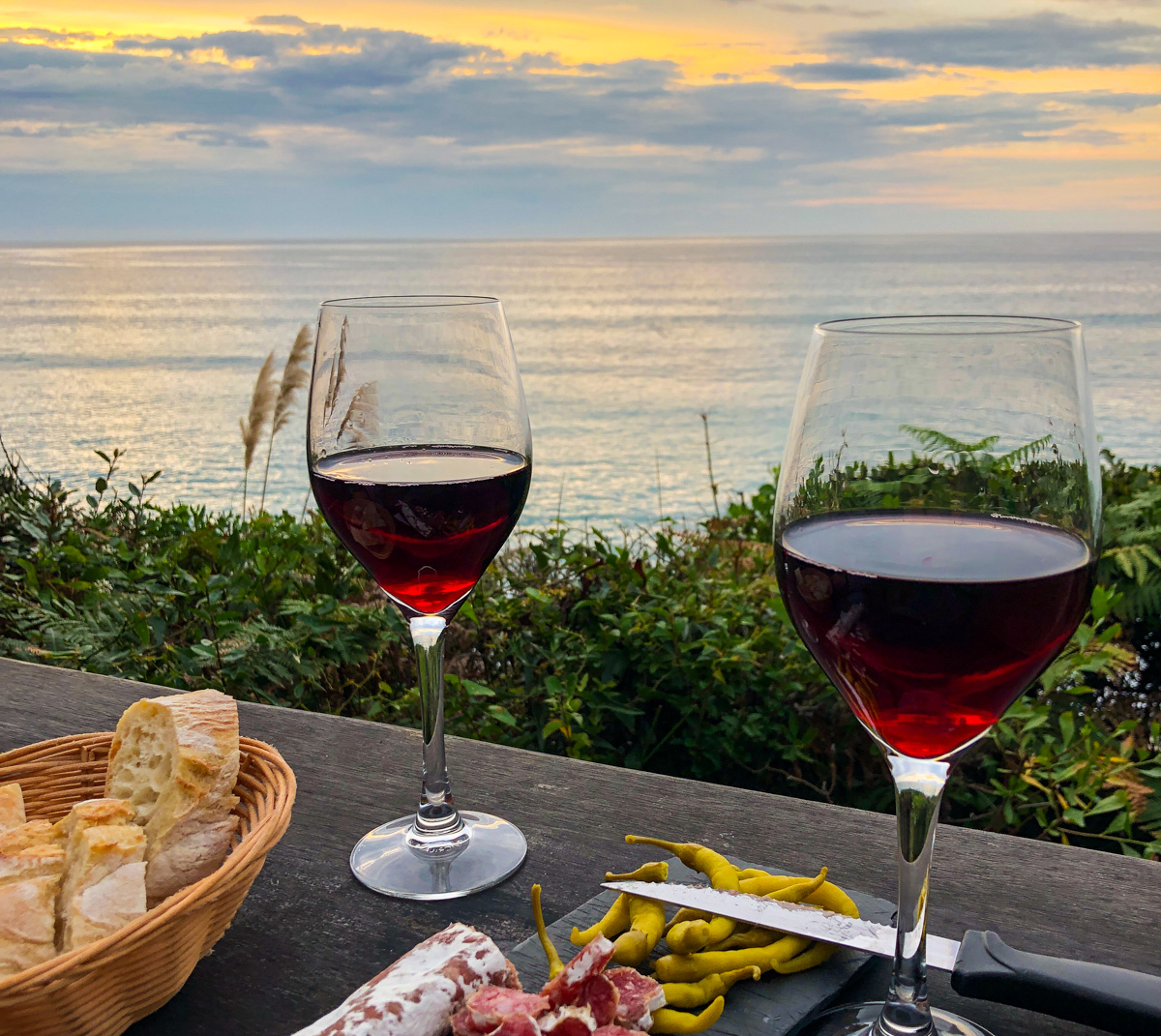 Ou aller boire un verre sur la côte basque avec les plus beaux couchers ...