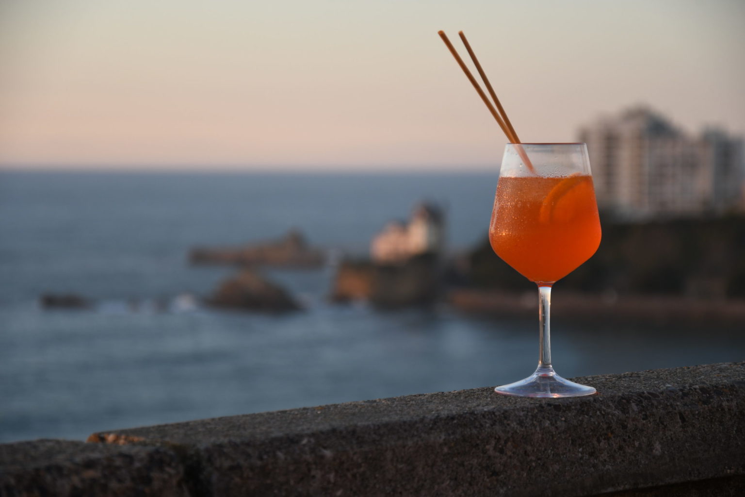 Ou aller boire un verre sur la côte basque avec les plus beaux couchers ...